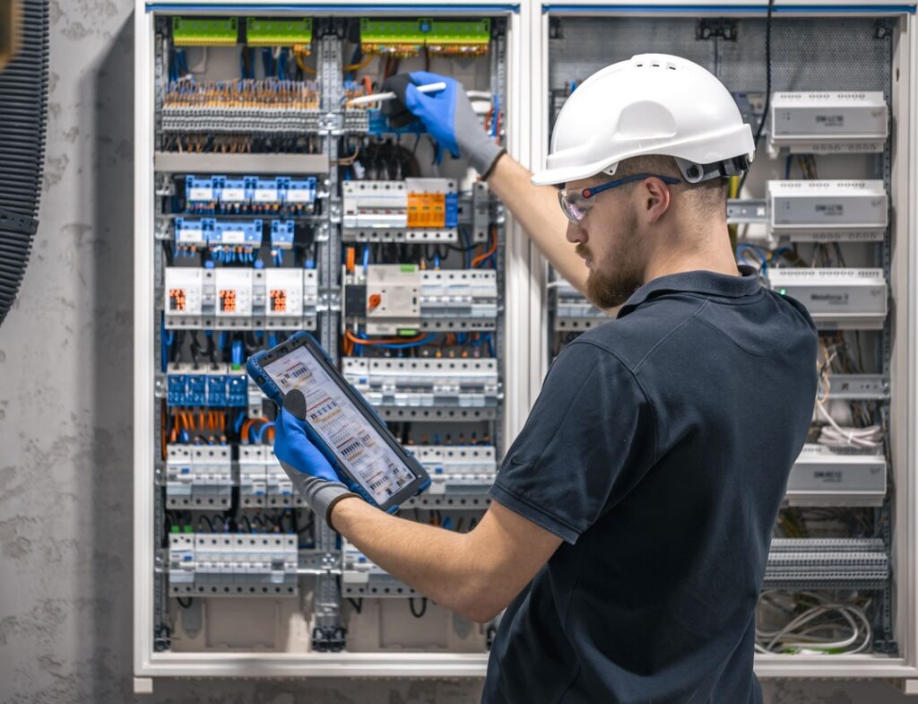 Maintenance Électrique - Academie Voltage Industrielle